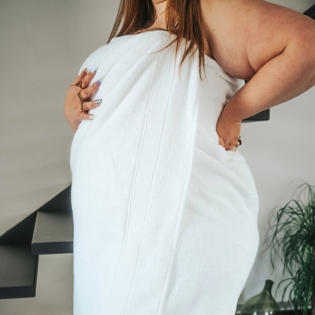 Luxury Extra Large Bath Towel in White - Snag – Snag Australia